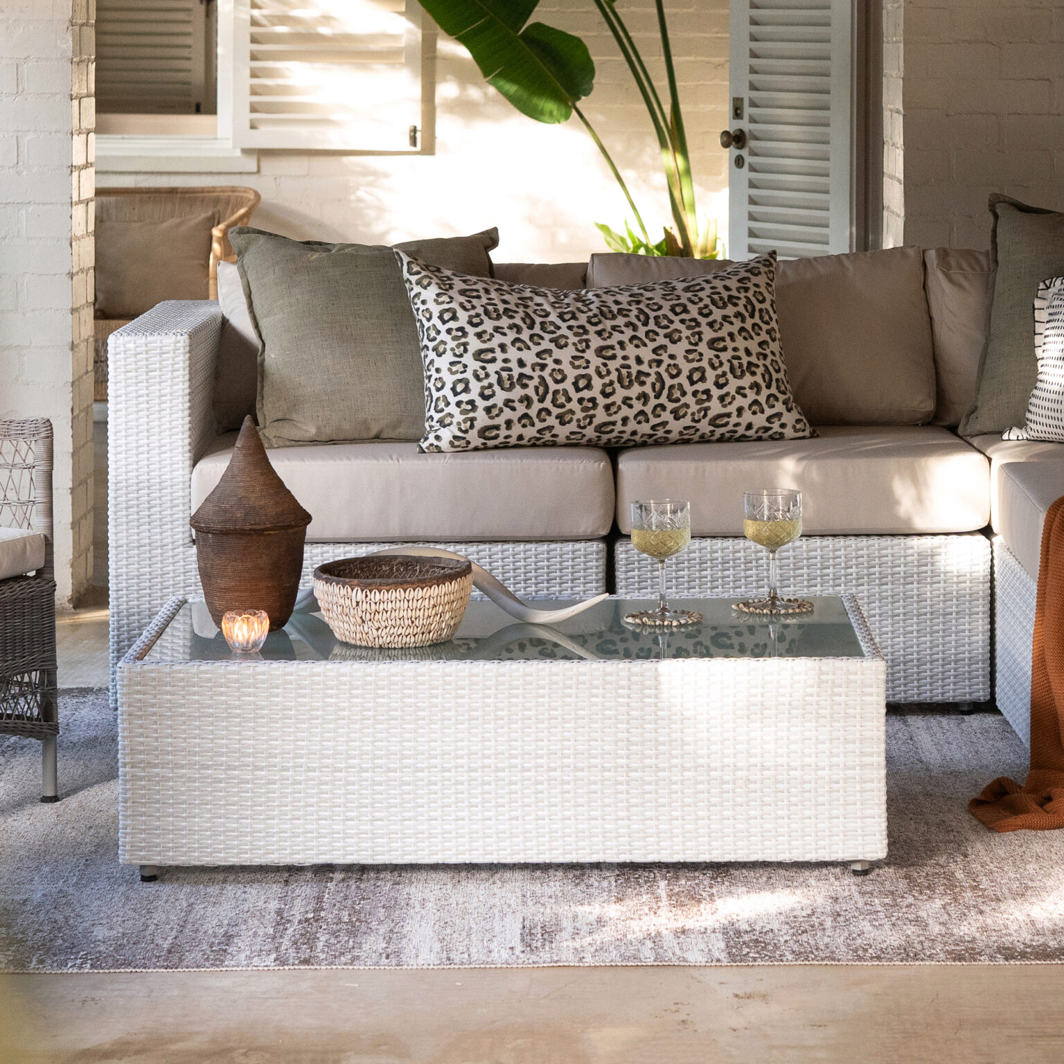 Isabella Coffee Table - Alifurn